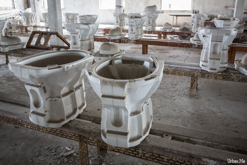 On fait des photos de chiotte ! / Urbex.Me - Reportages Exploration Urbaine